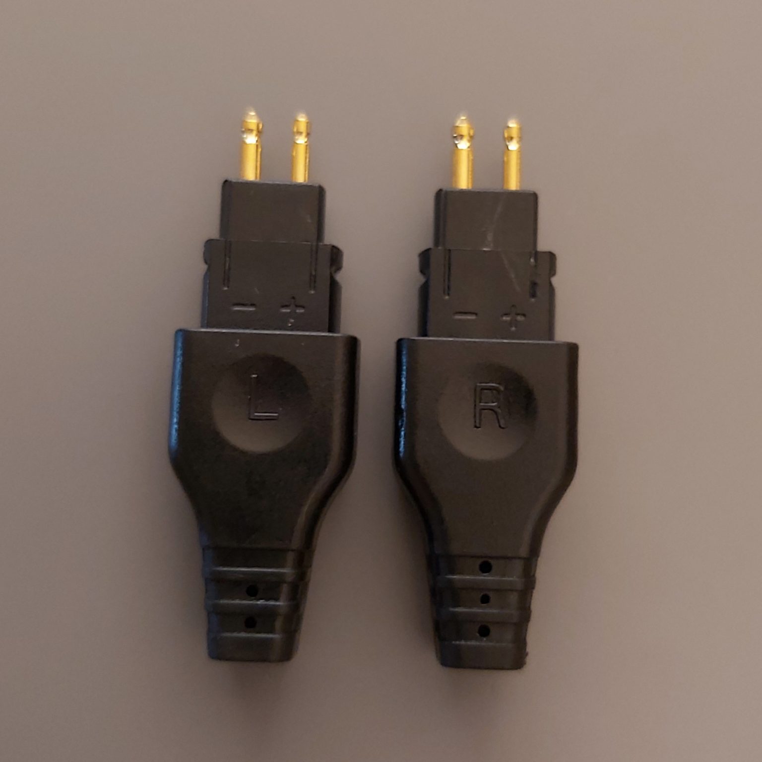 2-Pin Stecker für Sennheiser HD600 (Paar) - Audioverse.de